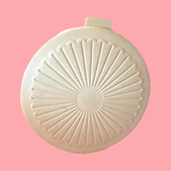 Tupperware | Other | Vintage Tupperware Clamshell Pill Keeper Box ...